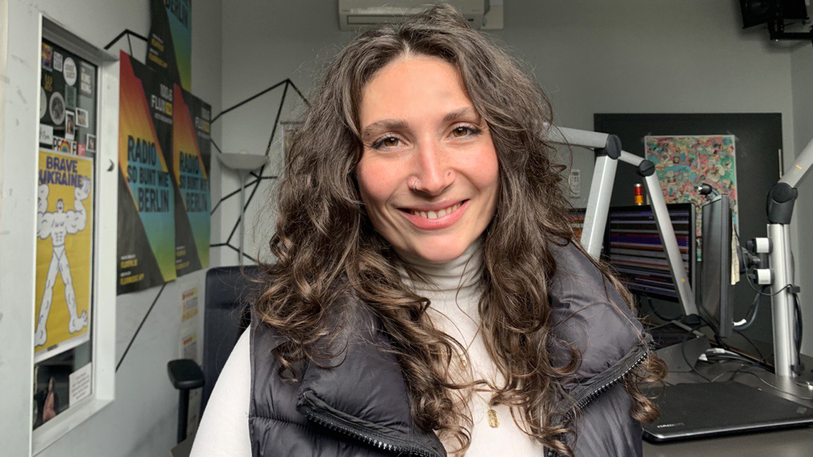 SALOMEA feiert auf FluxFM Weltpremiere mit neuem Song "Eriqua" | FluxFM ...